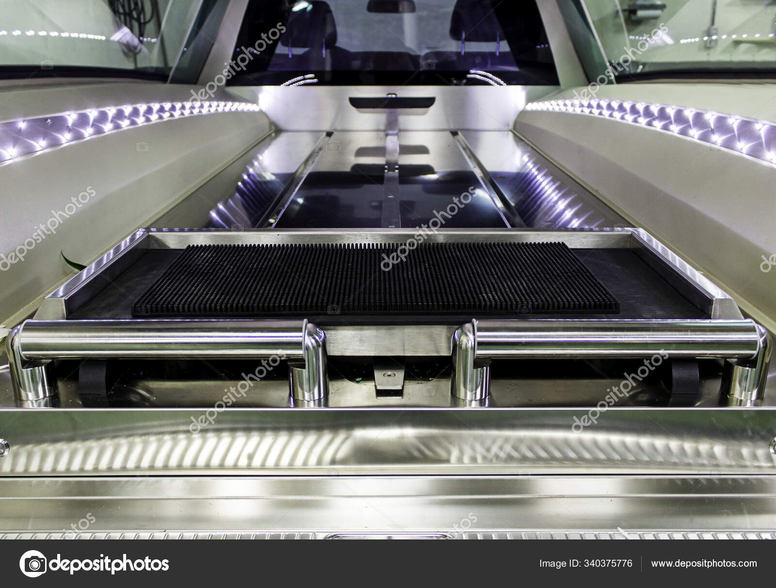 Interior Coche Funerario Para Transportar Ataúdes Detalle Transporte ...