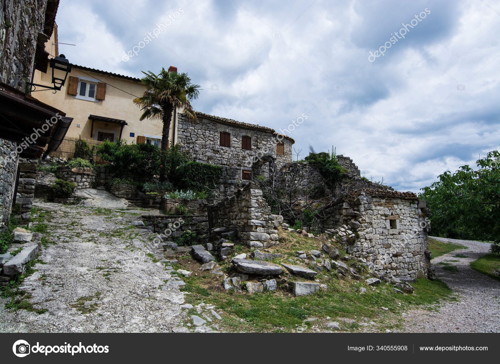 Hum Una Ciudad Parte Central Istria Noroeste Croacia Conocida Como ...