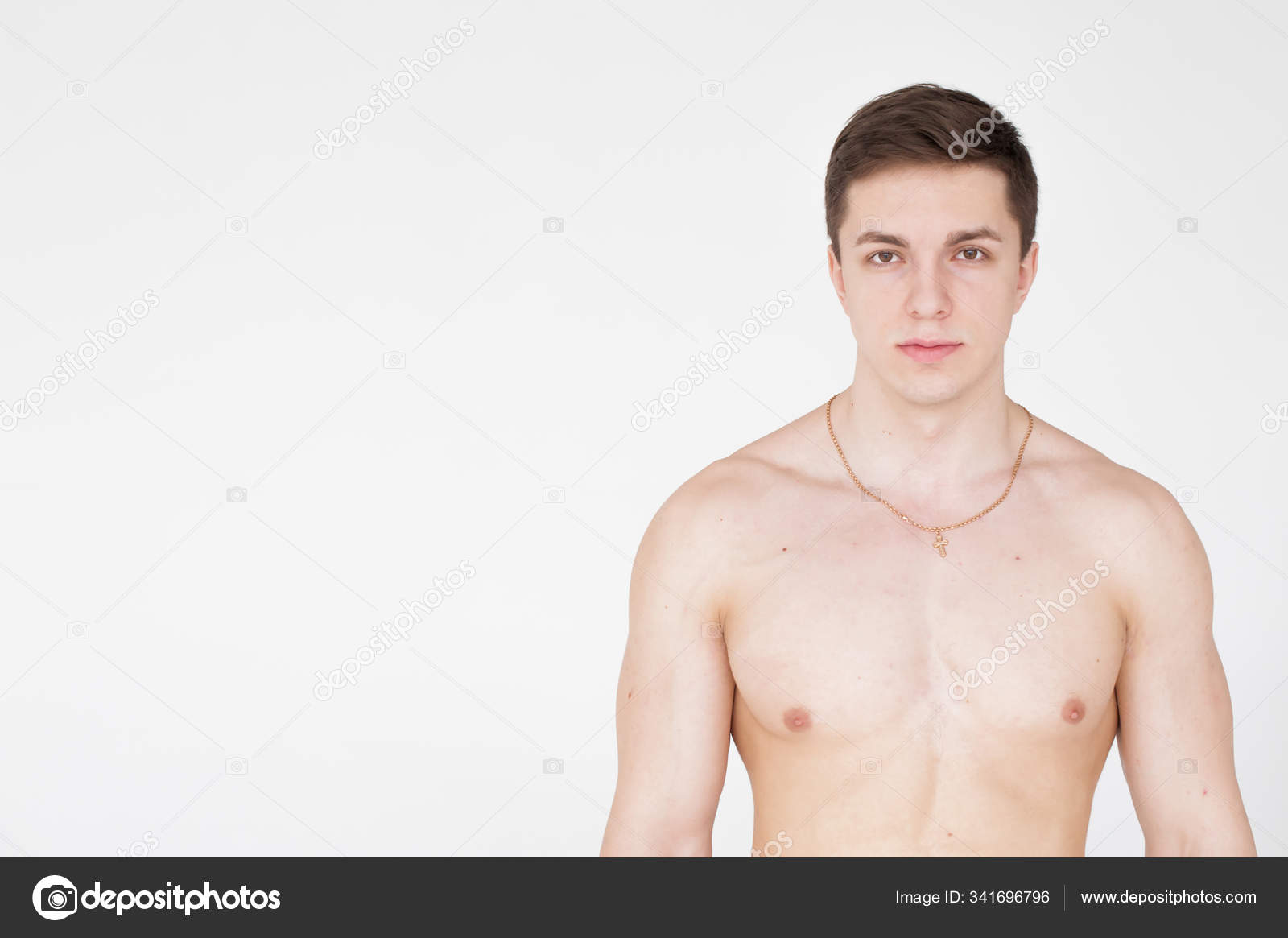 Estudio Retrato Jóvenes Hombres Sexy Culturista Atleta Con Torso Desnudo: fotografía de stock ...