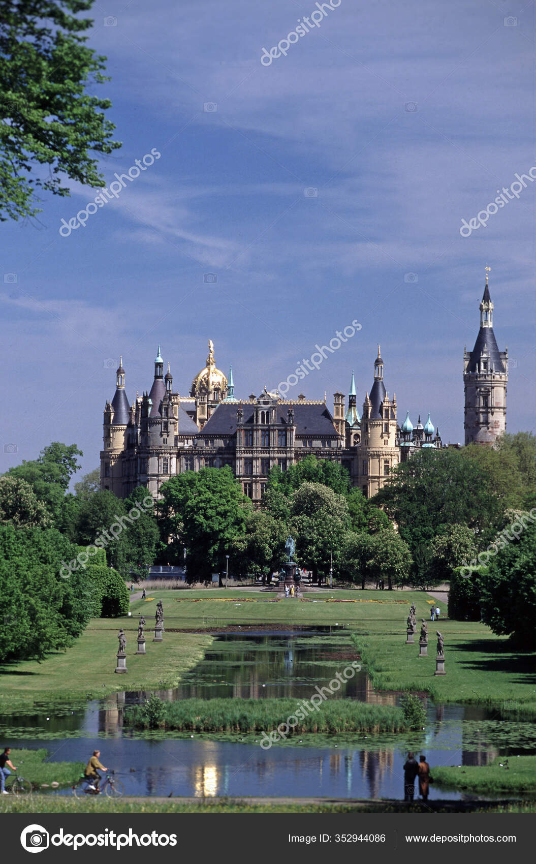 Schwerin Castle Built Artificial Island Schweriner See Site ...