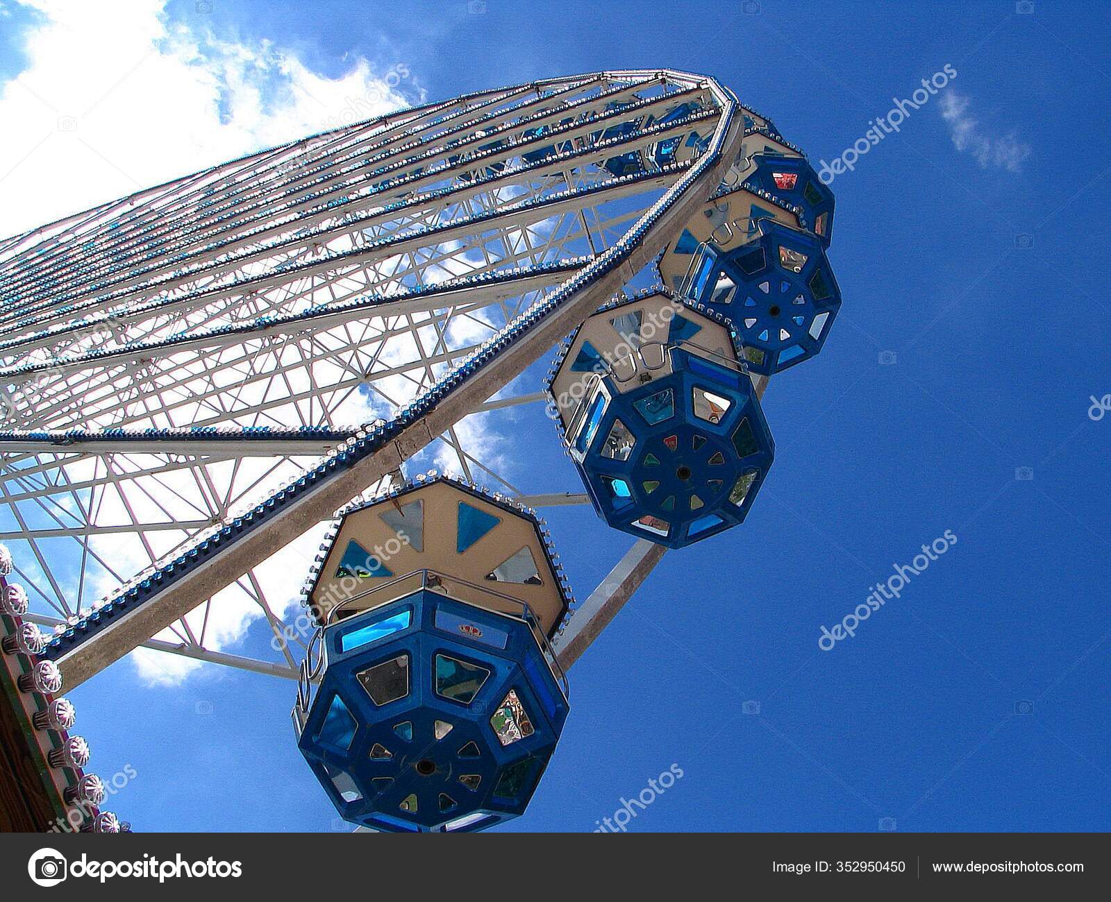 Giant Ferris Wheel Carousel Amusement Park – Stock Editorial Photo ...