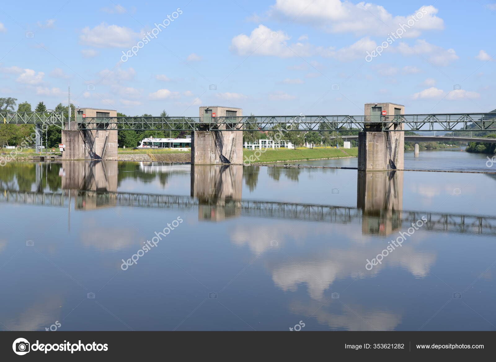 Dam Stage Weir Klingenberg Main River Shipping Inland Navigation Lock ...