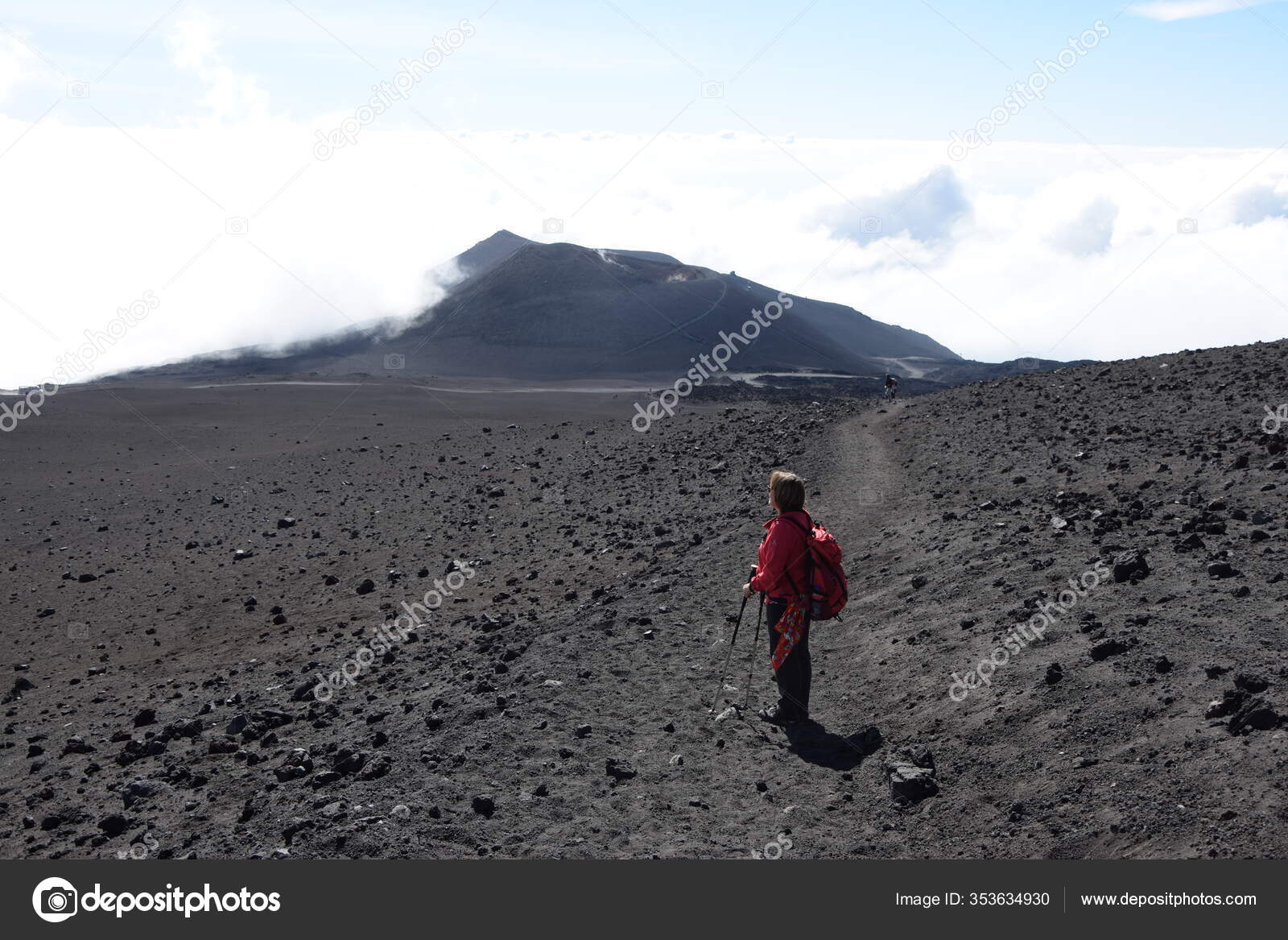 Ascending Side Crater Volcano Vulcanism Mountain Mountains ...