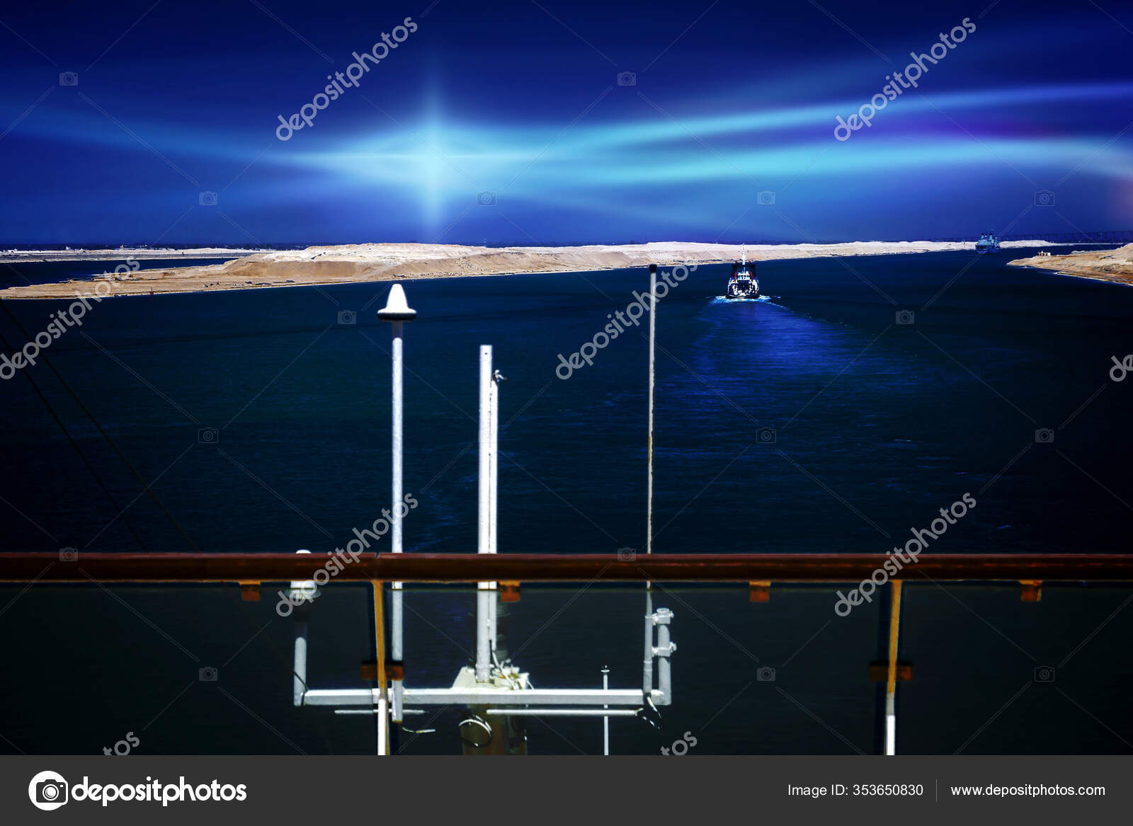 Suez Canal Newly Opened Expansion Canal Evening Atmosphere Ship Rail ...