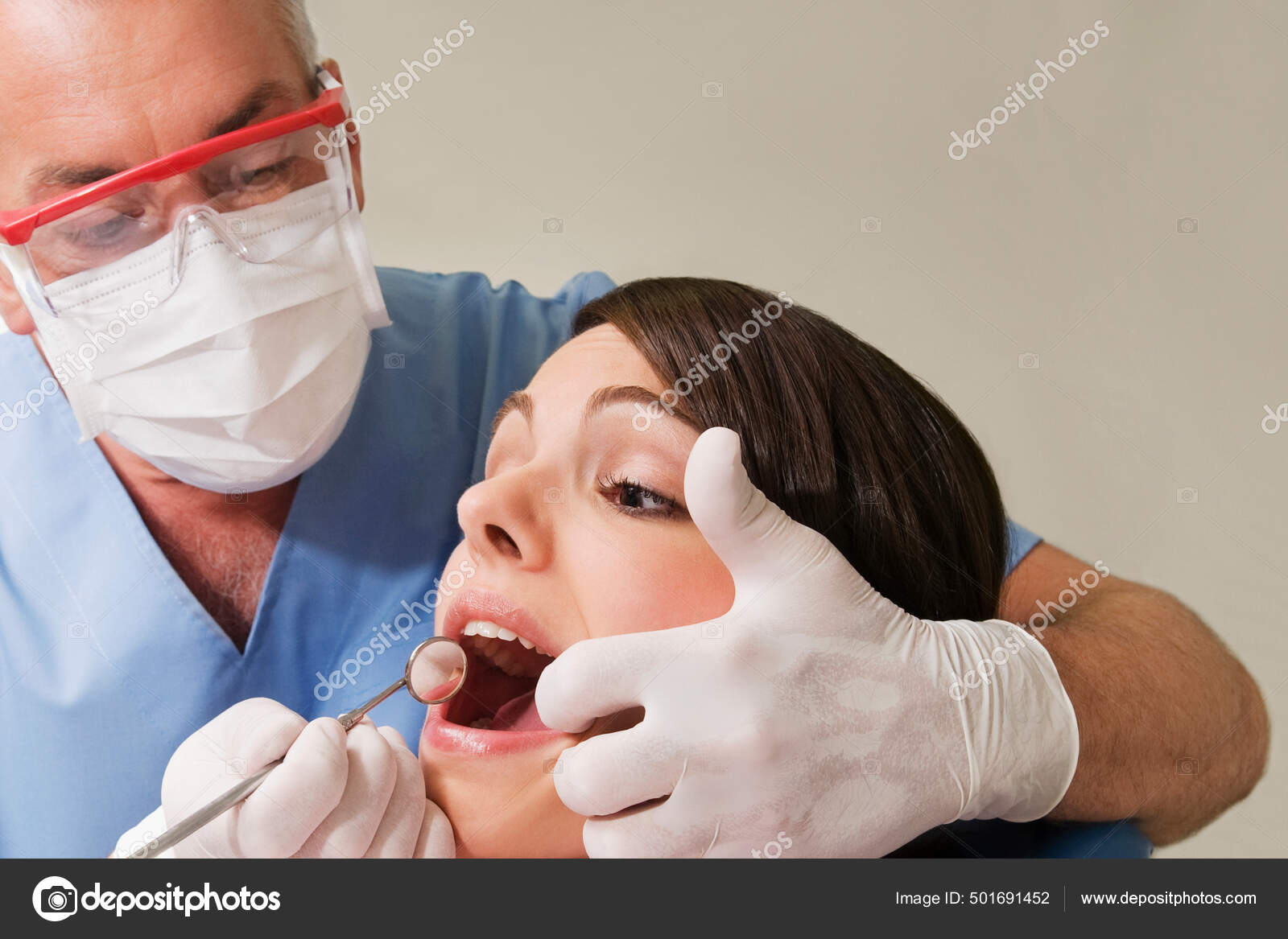 Dentist Examining Teeth Patient Dental Clinic — Stock Photo ...