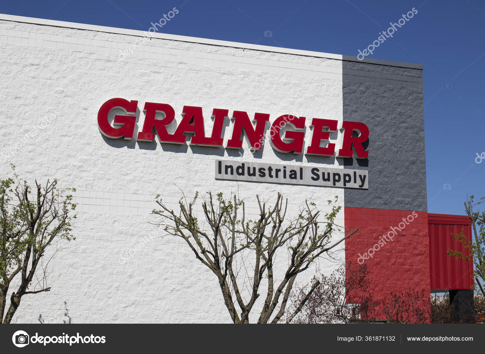 Indianapolis Circa April 2020 Grainger Industrial Supply Warehouse ...