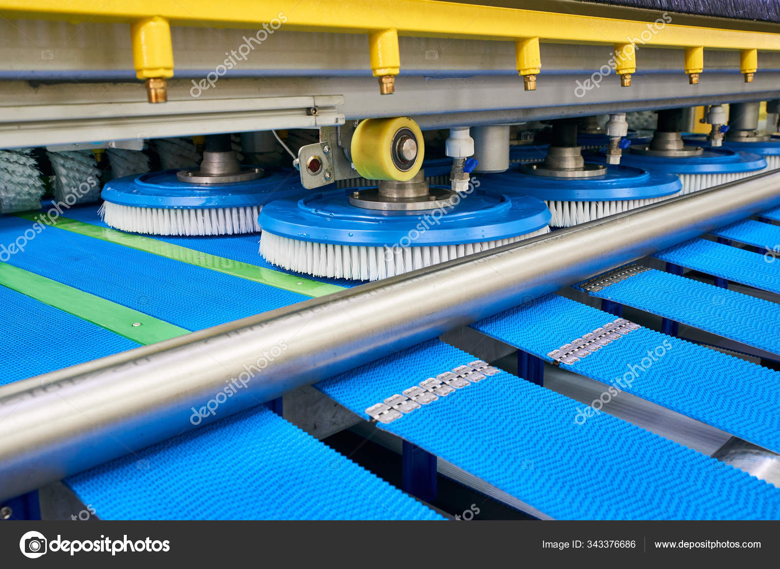 Automatic industrial line for washing and cleaning carpets — Stock ...