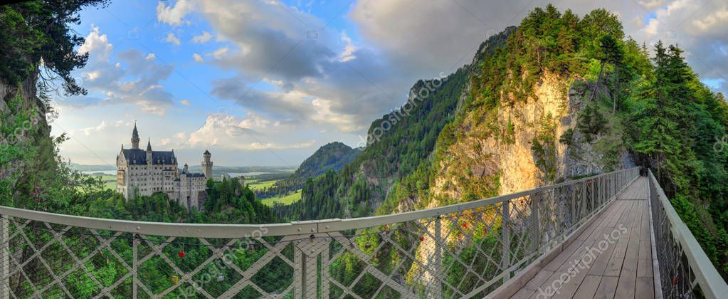 Neuschwanstein Castle from the viewing bridge – Stock Editorial Photo ...