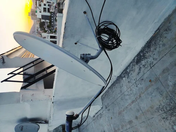 Install satellite Stock Photos, Royalty Free Install satellite Images ...