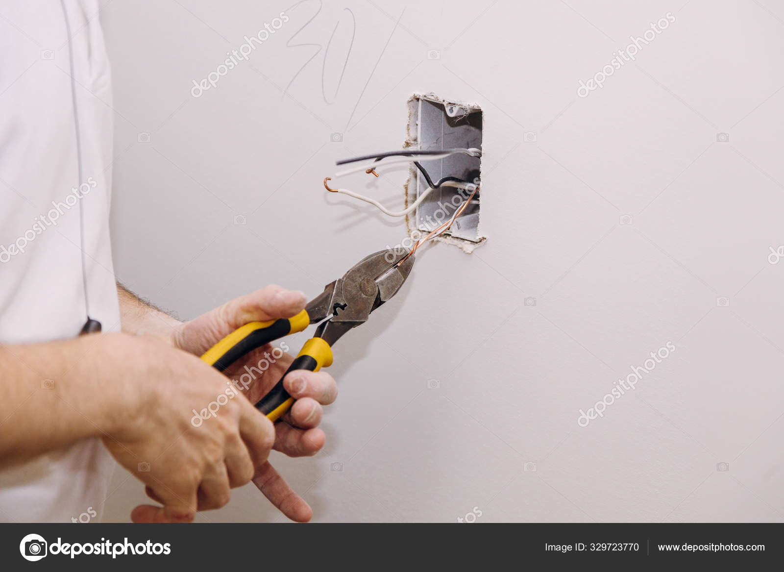 Nueva instalación eléctrica, caja de enchufe, conector de enchufes ...