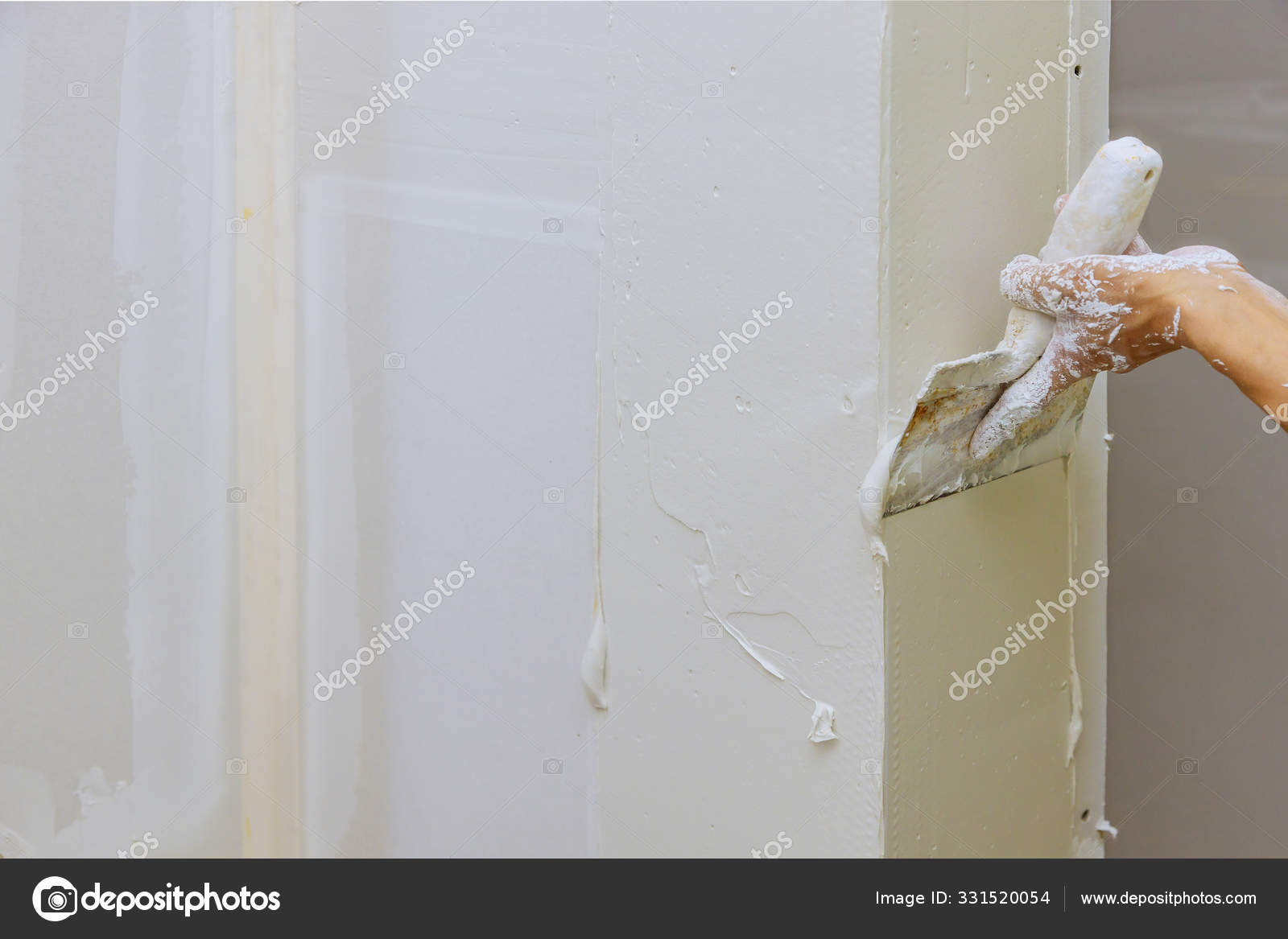 Hand of worker using gypsum plaster construction — Stock Photo ...
