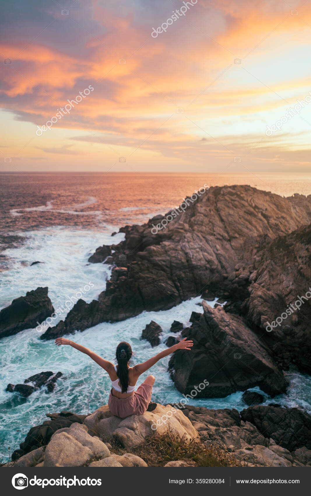 Girl Sitting Cliff Pacific Ocean Sunset — Stock Photo © TheArtsoul ...