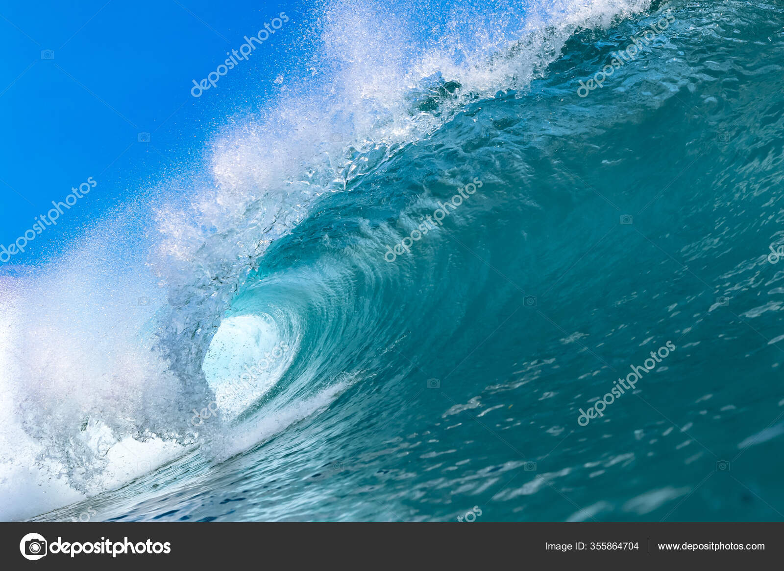Blue Ocean Wave Sunny Day — Stock Photo © trubavin #355864704