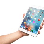 A new Ipad mini on hand – Stock Editorial Photo © guteksk7 #36575909