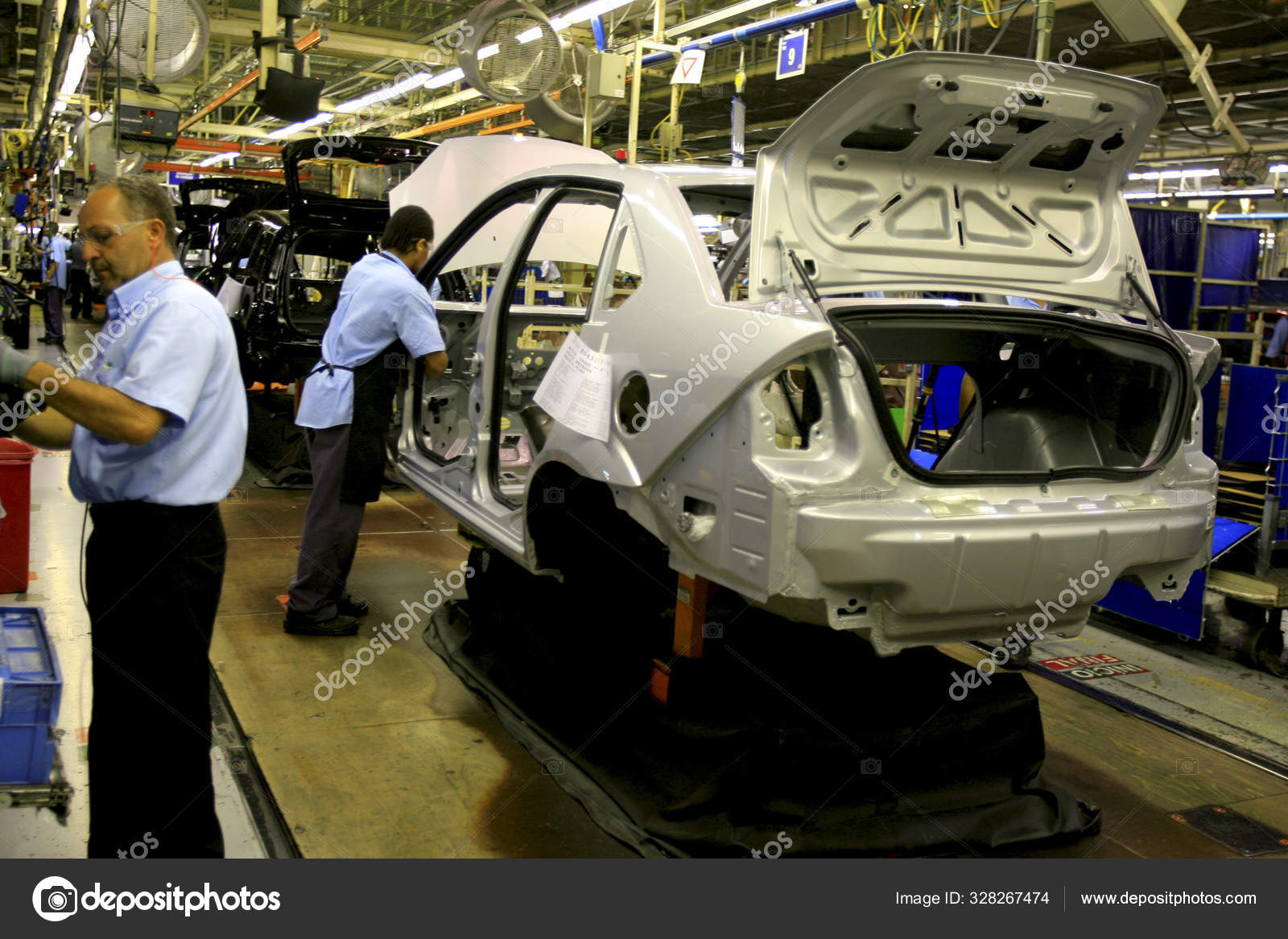 Vehicle assembly line at Ford factory — Stock Editorial Photo ...