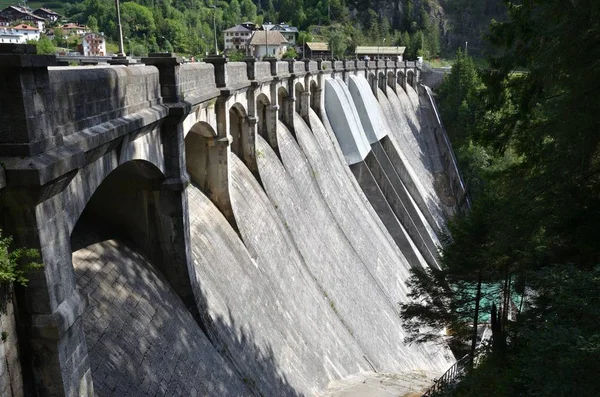 Kaprun dam Stock Photos, Royalty Free Kaprun dam Images | Depositphotos