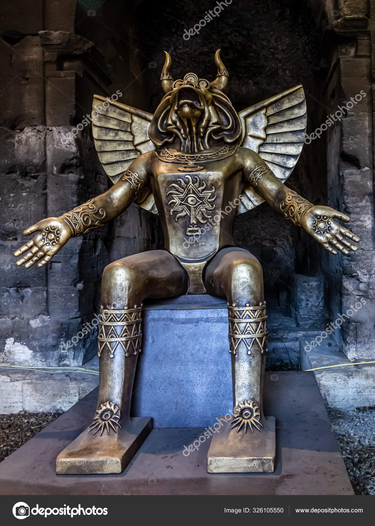 Roma Italia Diciembre 2019 Estatua Del Dios Pagano Moloch Moloc — Foto ...