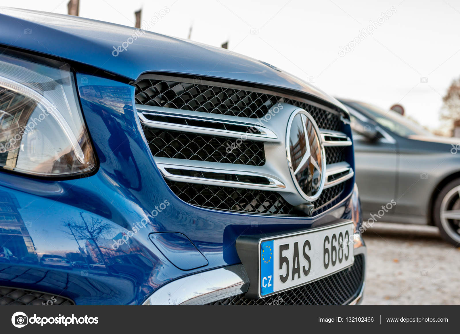 Blue luxury Mercedes-Benz GLC 220d — Stock Editorial Photo © Tadeas ...