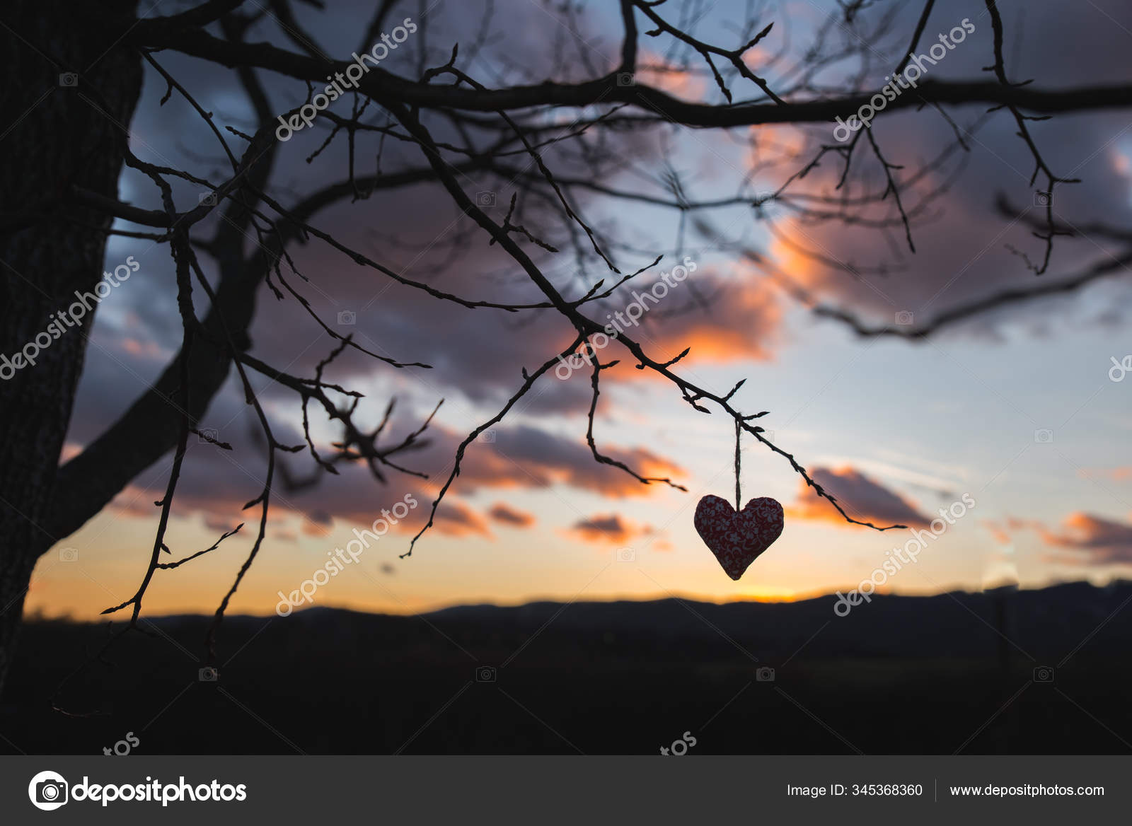 Heart In The Sunset Wallpaper