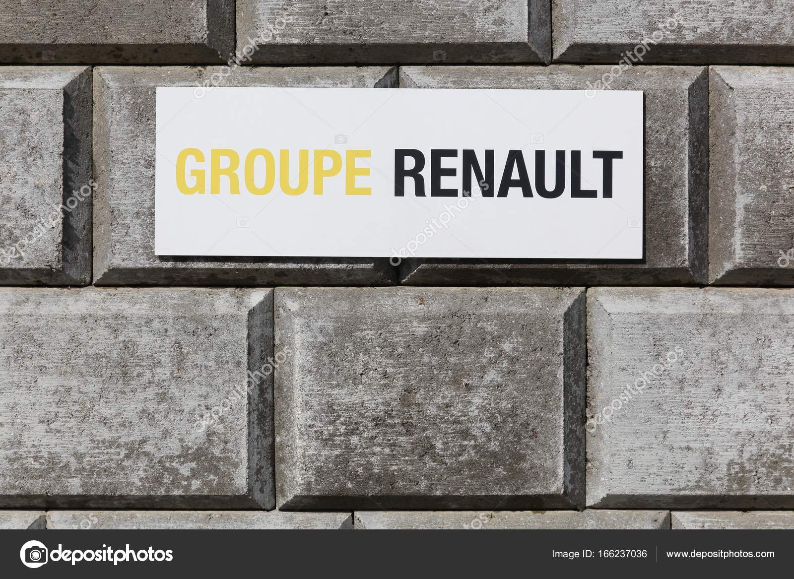Group Renault sign on a wall – Stock Editorial Photo © ricochet69 ...