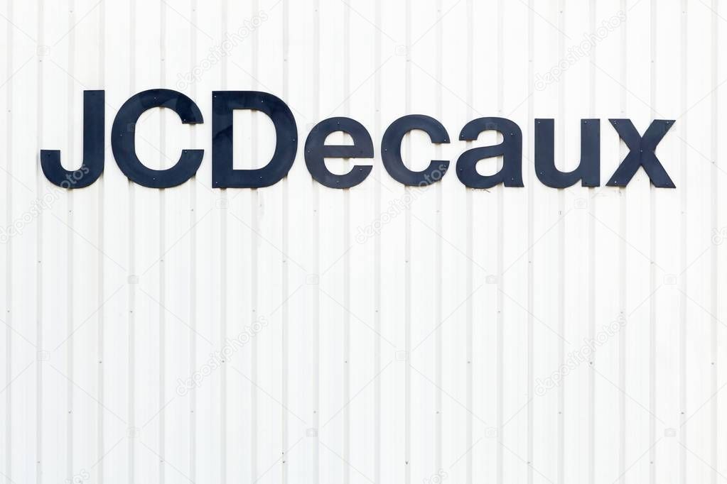 JCDecaux logo on a wall – Stock Editorial Photo © ricochet69 #171972822