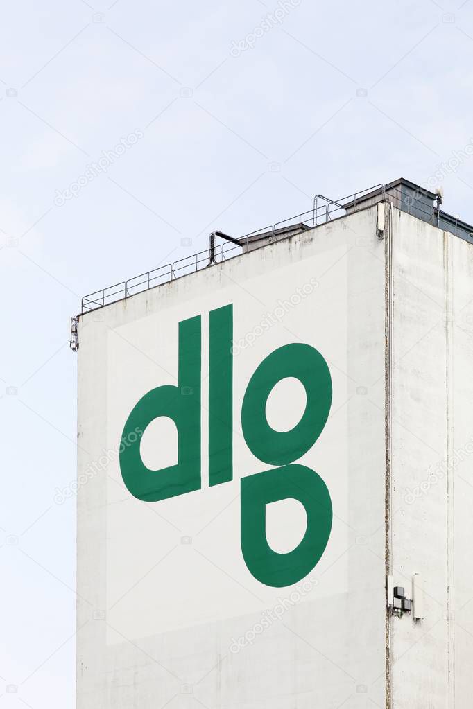 Odense, Dinamarca - 17 de agosto de 2017: logotipo de DLG en una pared. El Grupo DLG es la mayor ...