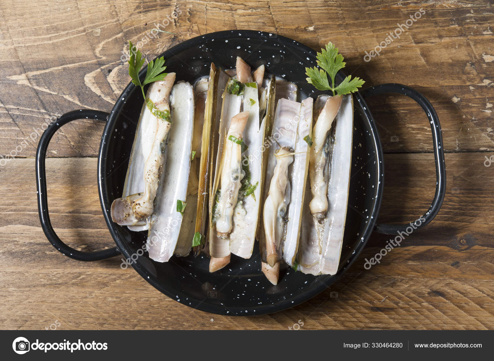 Razor shells — Stock Photo © Dalaifood #330464280