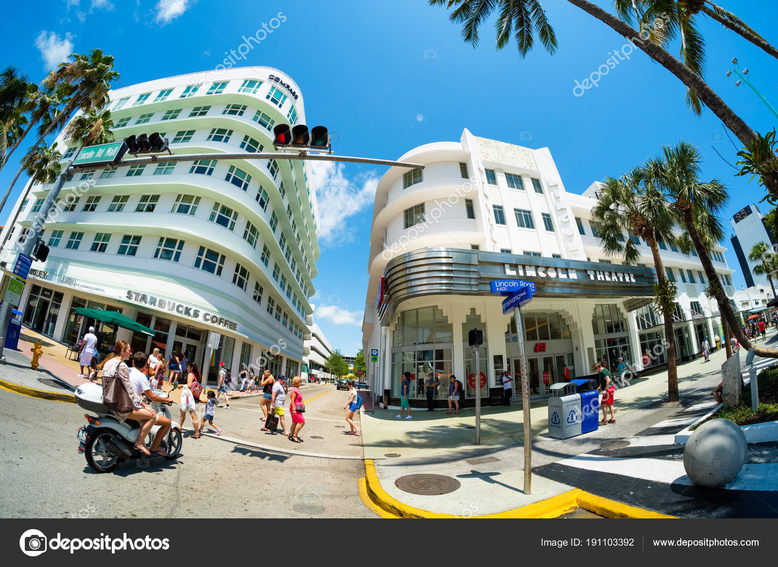 Lincoln Road Mall – Stock Editorial Photo © fotoluminate #191103392