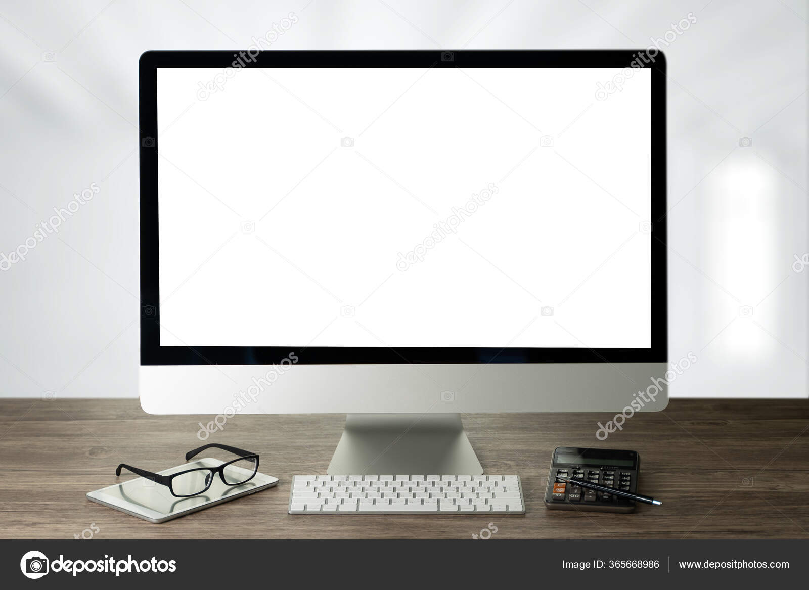 Laptop Blank Screen Table Workspace Background New Project Laptop ...
