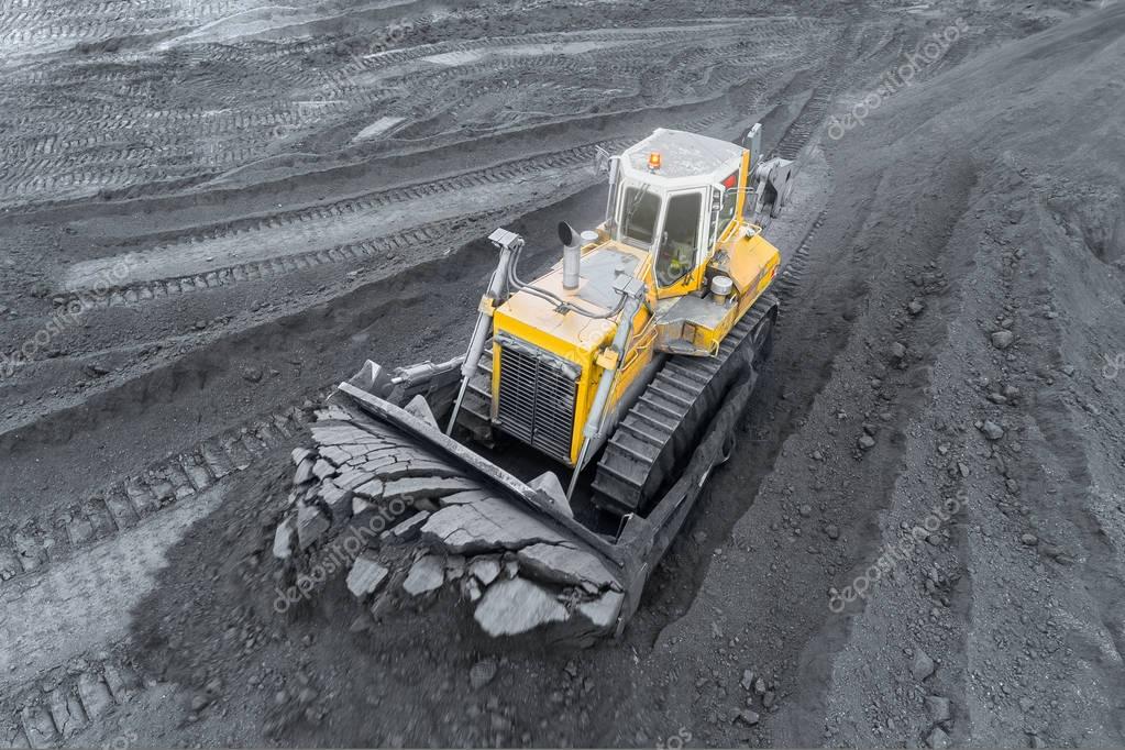 Mina a cielo abierto, selección de razas. Carbón minero. Bulldozer ...