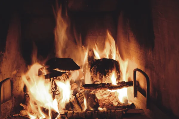 A cosy fire Stock Photos, Royalty Free A cosy fire Images | Depositphotos
