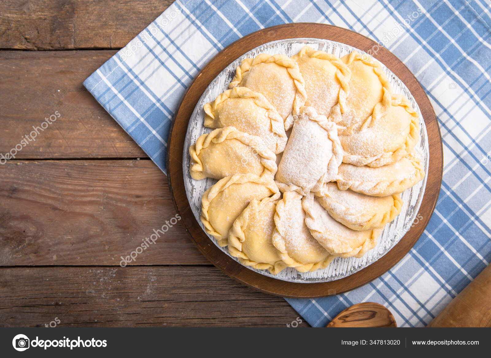 Raw Dumplings Pierogi Pyrohy Varenyky Vareniki Served Cottage Cheese ...