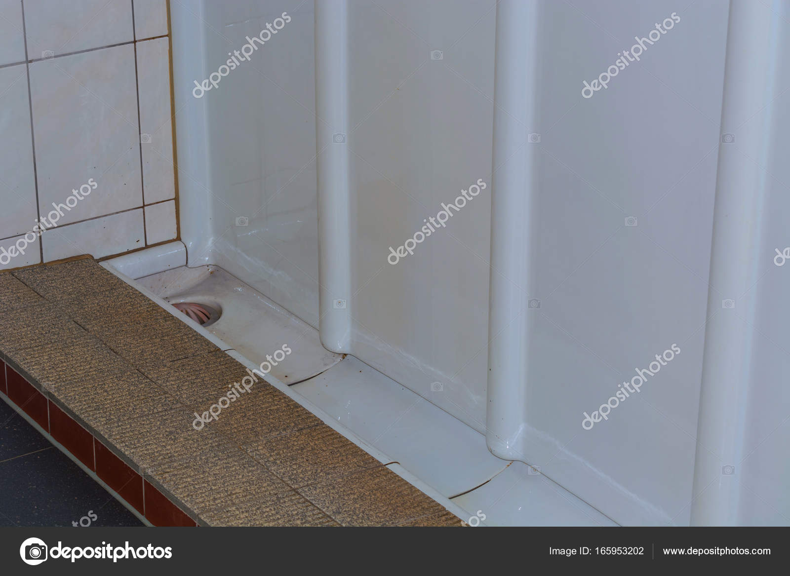 Called Urinal Trough Pinkel Gutter Device Made Ceramic Men Toilet ...