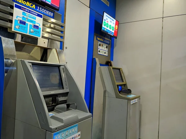 Atm machines Stock Photos, Royalty Free Atm machines Images | Depositphotos