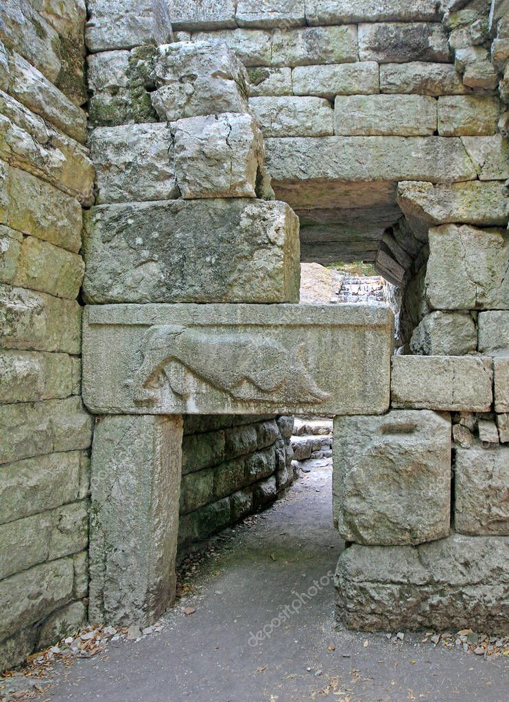 Butrint, Albania - La Puerta León de muros de piedra. La llamada Puerta ...