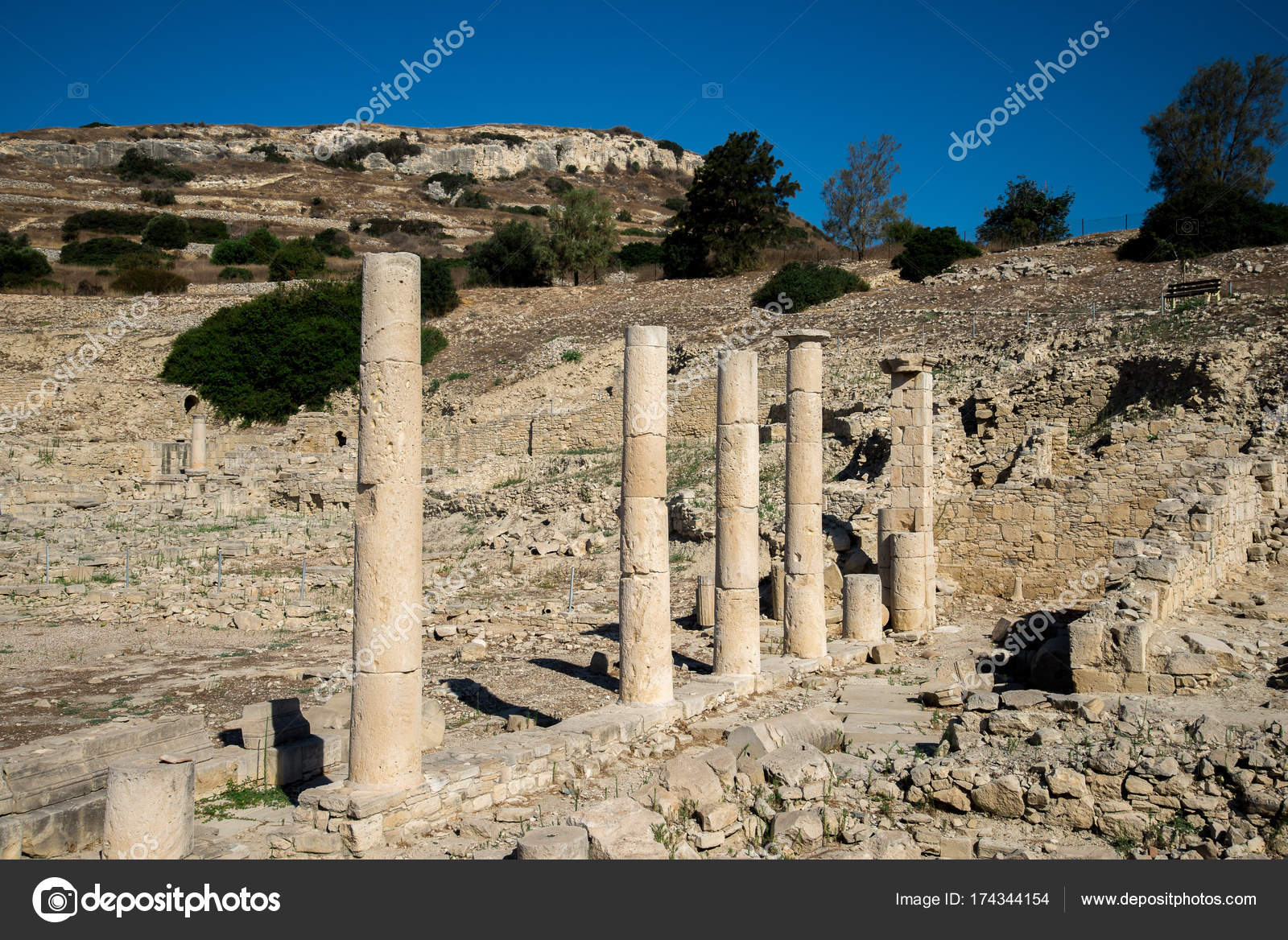 Remaining columns in Amathus ancient city site in Limassol — Stock ...