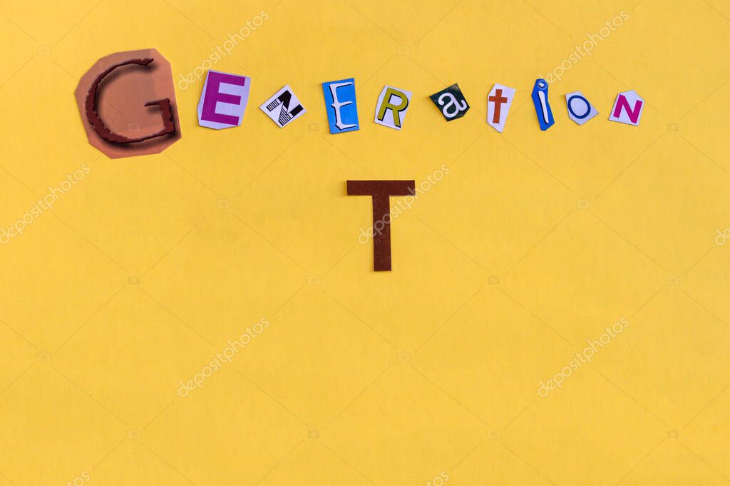 Palabra "Generación T" formada con letras cortadas. La nueva generación ...