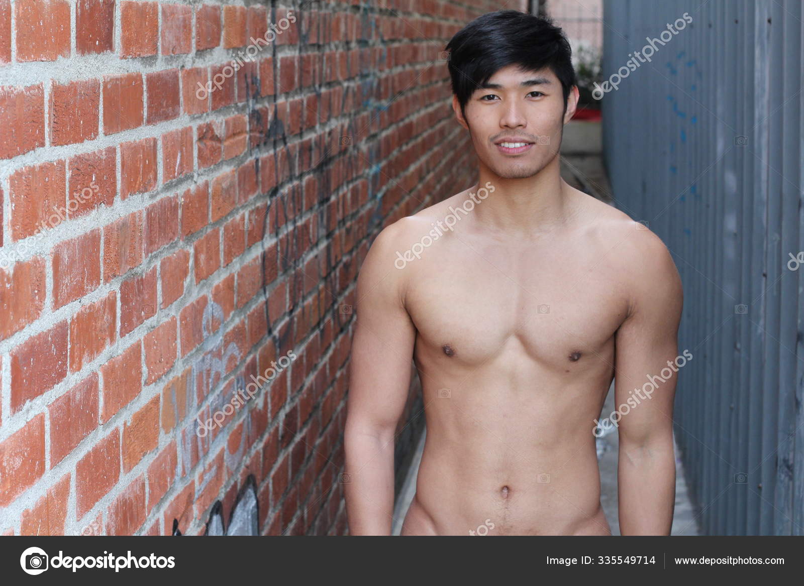 Primer Plano Retrato Guapo Joven Asiático Sin Camisa Hombre Calle — Foto de stock © albejor2002 ...