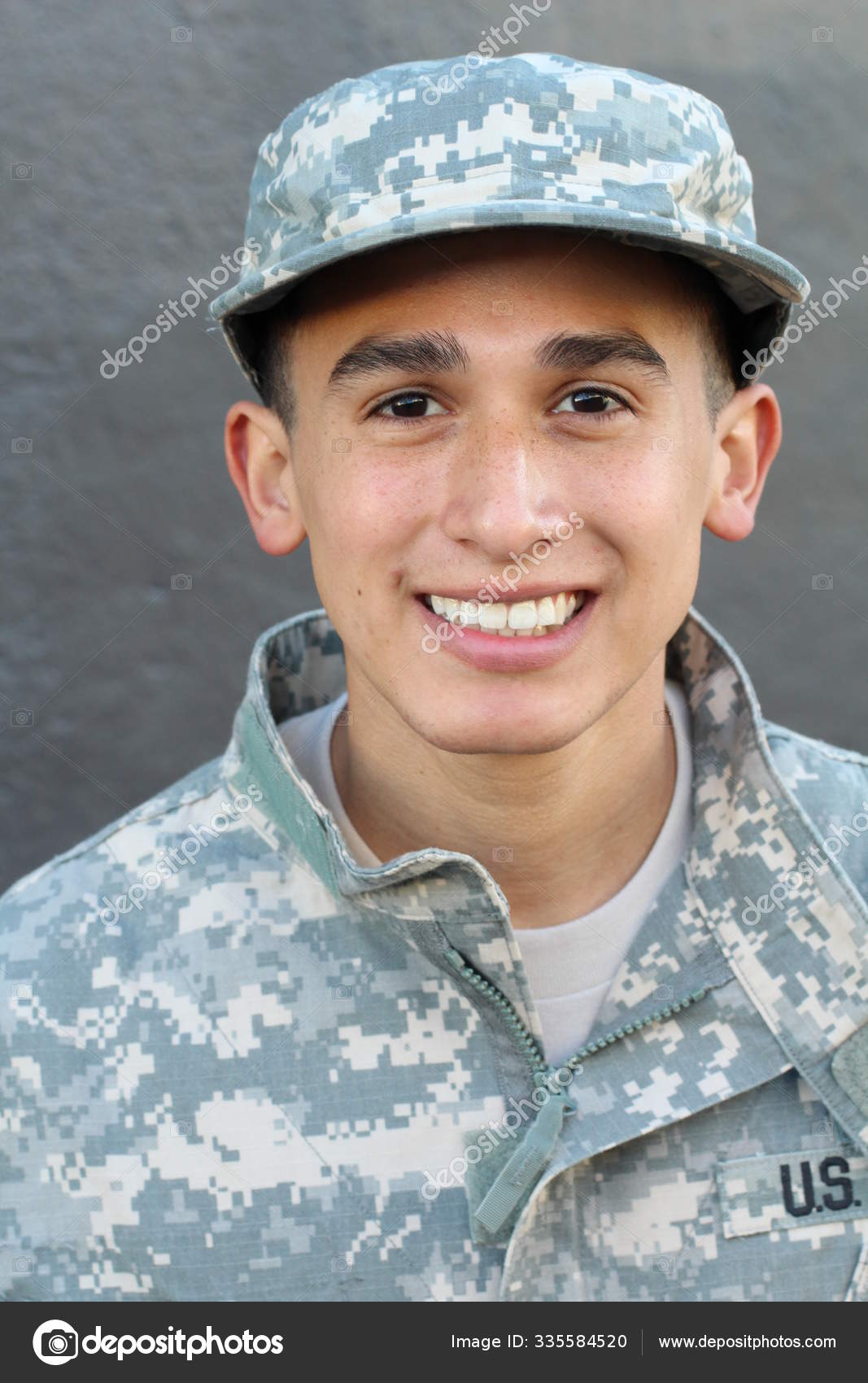 Close Portrait Handsome Young Soldier Front Grey Concrete Wall — Stock ...