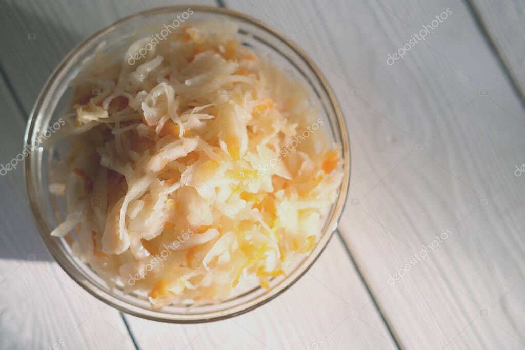 chucrut o col fermentada blanca. Concepto de alimentos vegetales ...