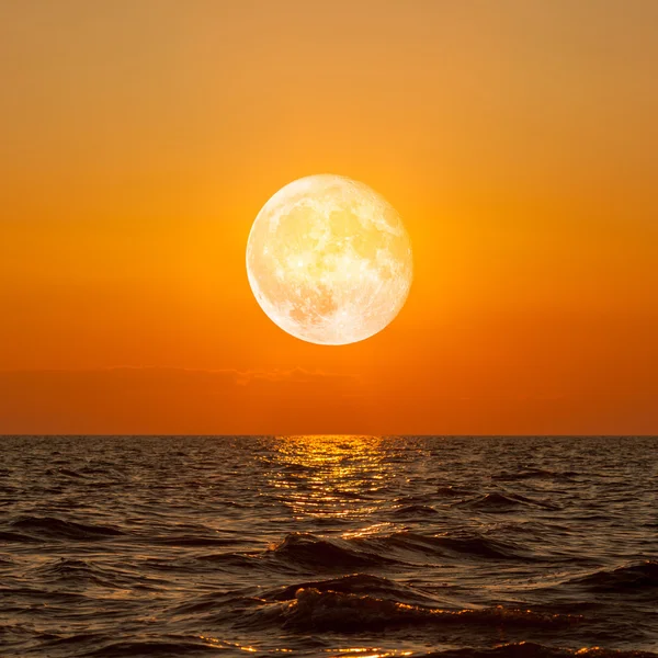 Moonlight over water Stock Photos, Royalty Free Moonlight over water ...