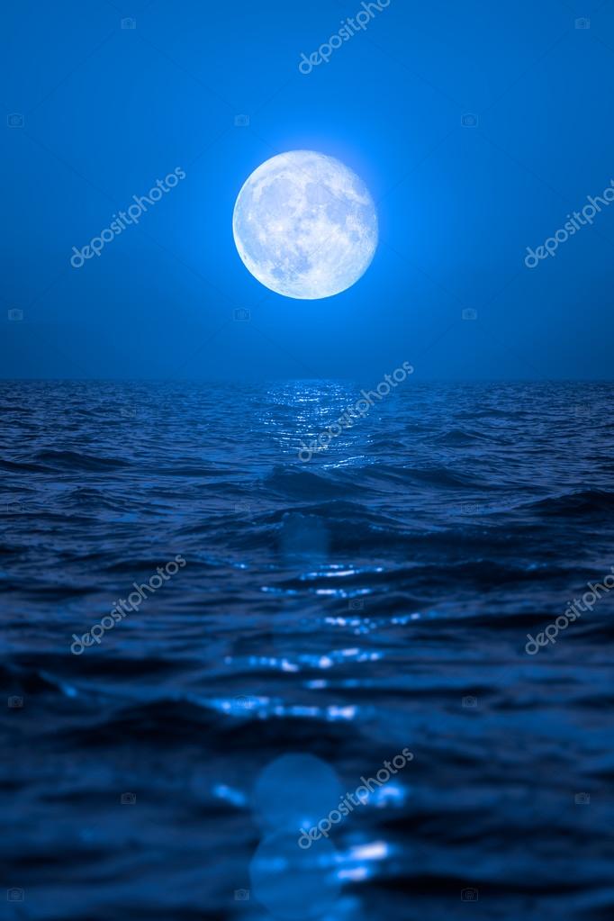 Full moon rising over empty ocean — Stock Photo © Baranov_Evgenii ...