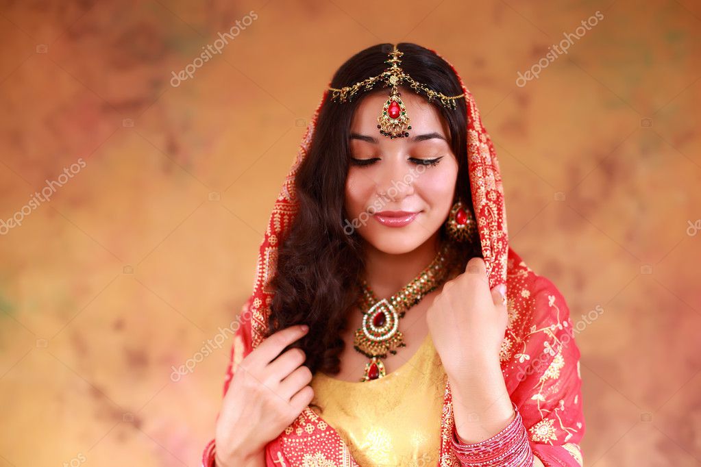Beautiful Indian gir — Stock Photo © ultimator #126303408