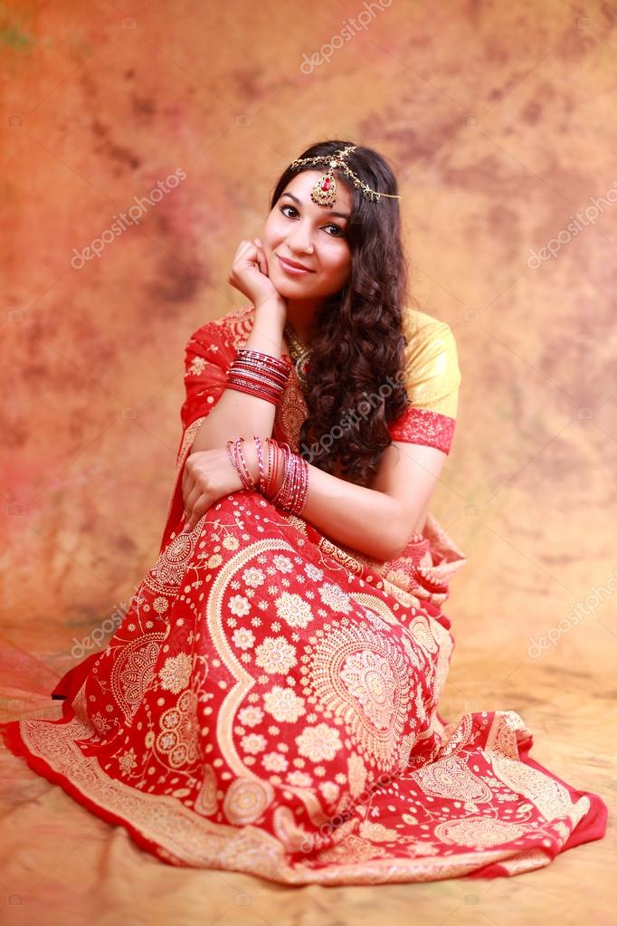 Beautiful Indian gir — Stock Photo © ultimator #126303516