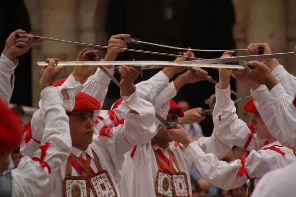 Tradisi katalan images libres de droit, photos de Tradisi katalan ...