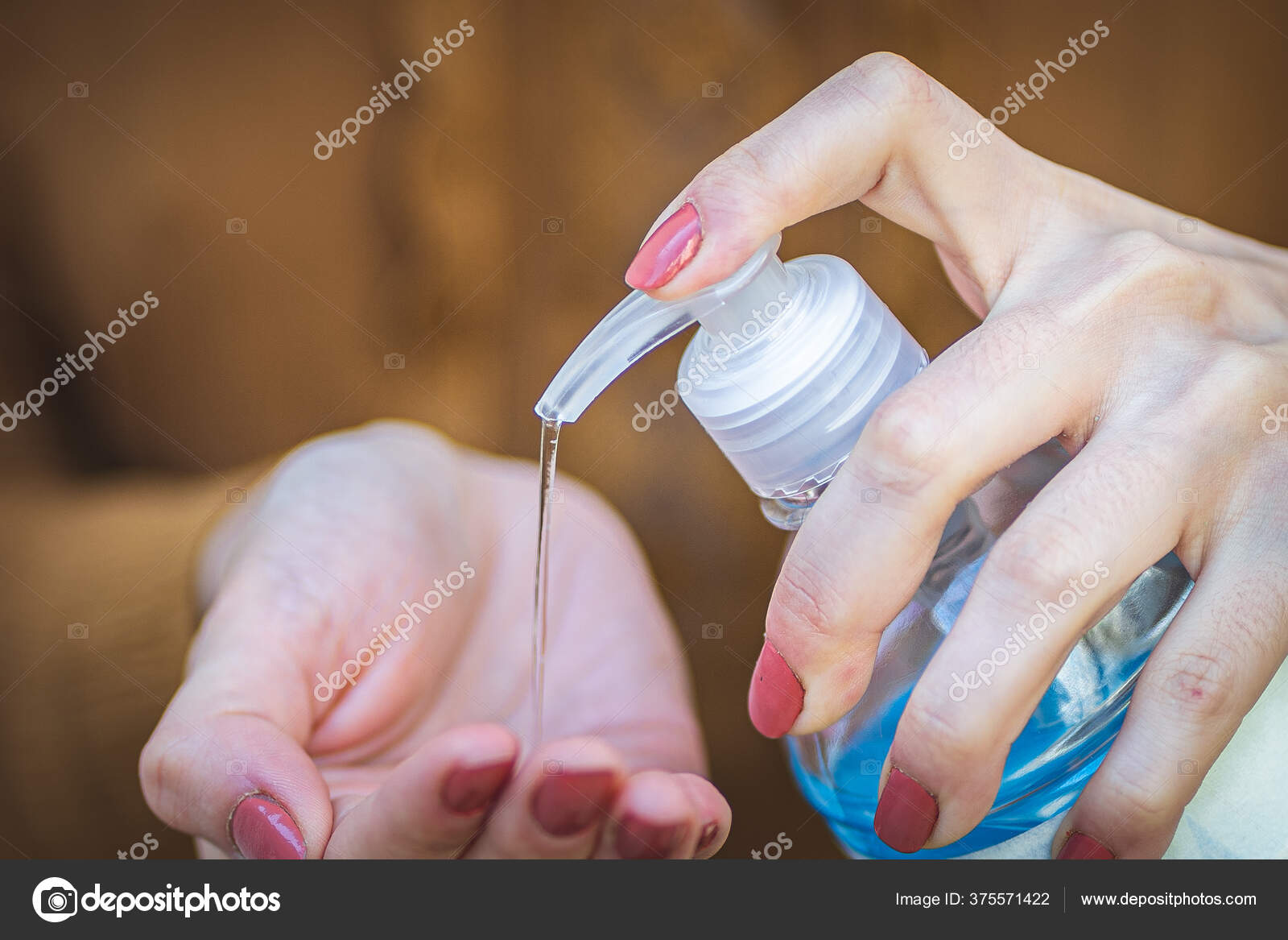 Close Female Hands Using Wash Hand Sanitizer Gel Pump Dispenser — Stock ...