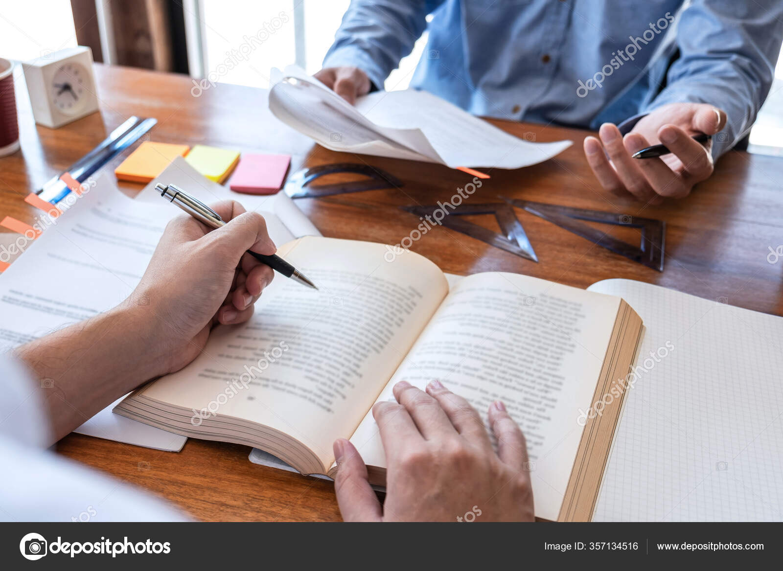 Teaching Helping Study Course Team Young Teacher Tutor Helps Students ...