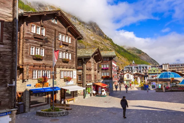 Zermatt, Switzerland street view – Stock Editorial Photo © Kisa_Markiza ...