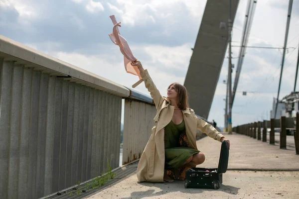 Open crouch Stock Photos, Royalty Free Open crouch Images | Depositphotos