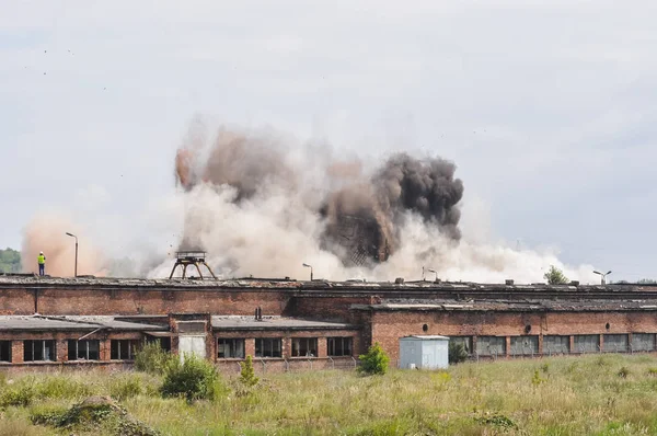 Blow up building Stock Photos, Royalty Free Blow up building Images ...